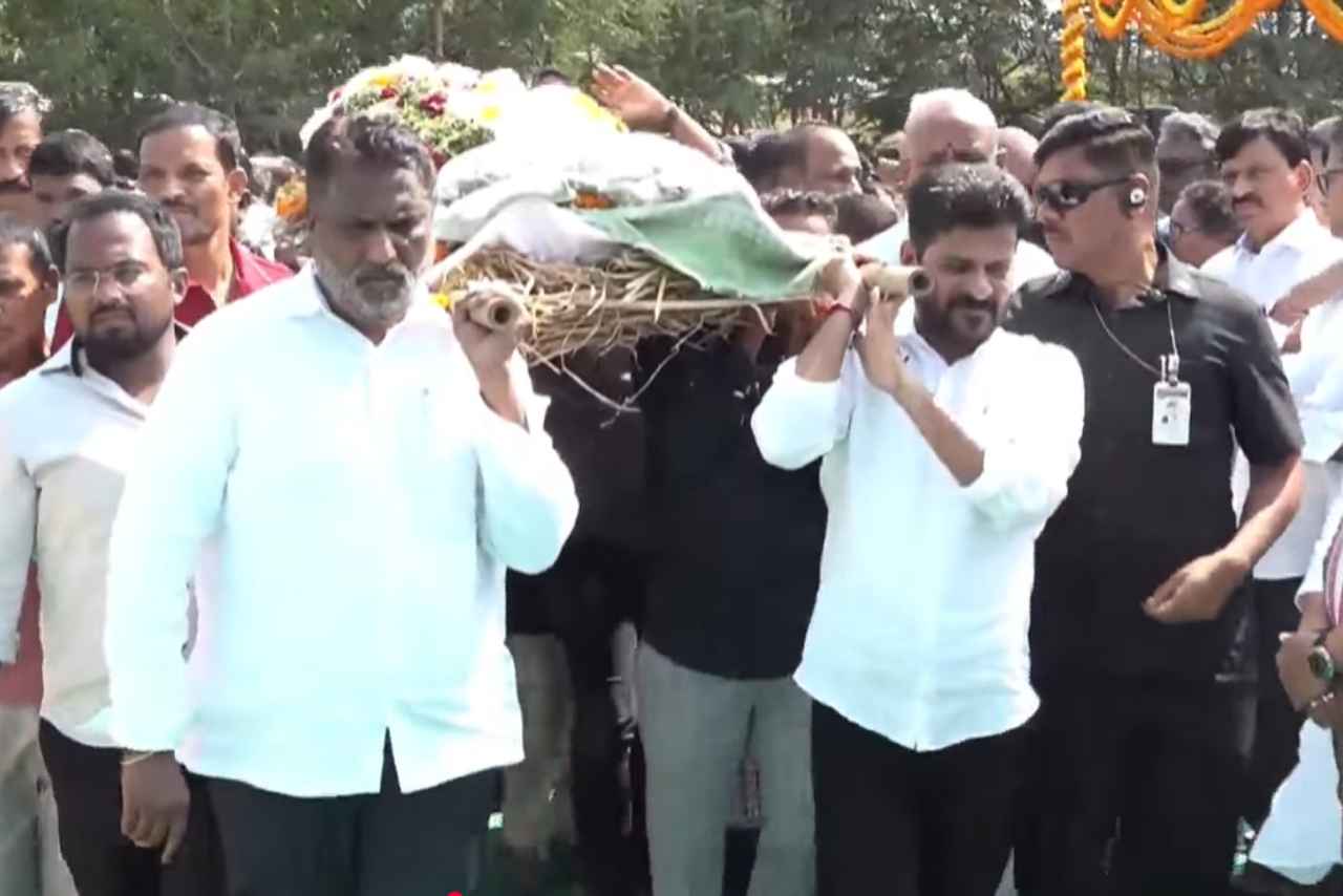 CM Revanth Reddy attends the funeral of famous poet Andesri